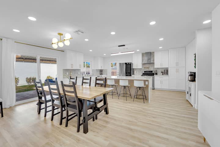 Modern Home With Pool. Minutes From Lv Strip - Las Vegas, NV