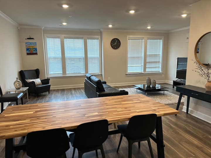 Luxury Condo - Dumfries, VA