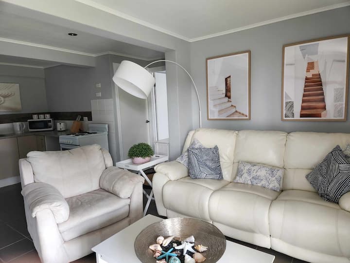 Sand Pebble Cottage - Hervey Bay