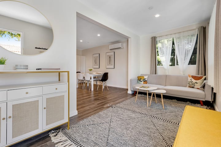 Chic 1br Steps From Abbot Kinney - Santa Monica, CA