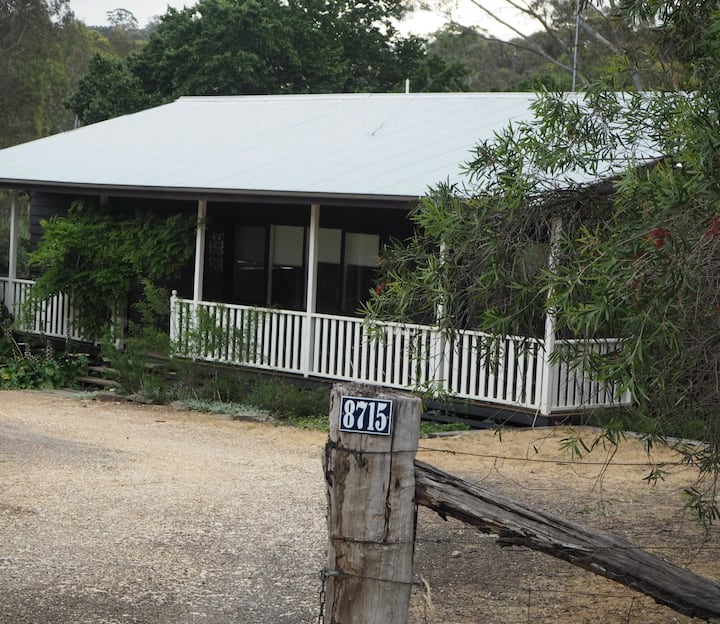 “Warraparinga” Barkers Creek Via Castlemaine - Castlemaine