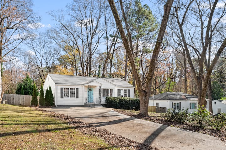 Classy Comfort And Convenience! - Decatur, GA