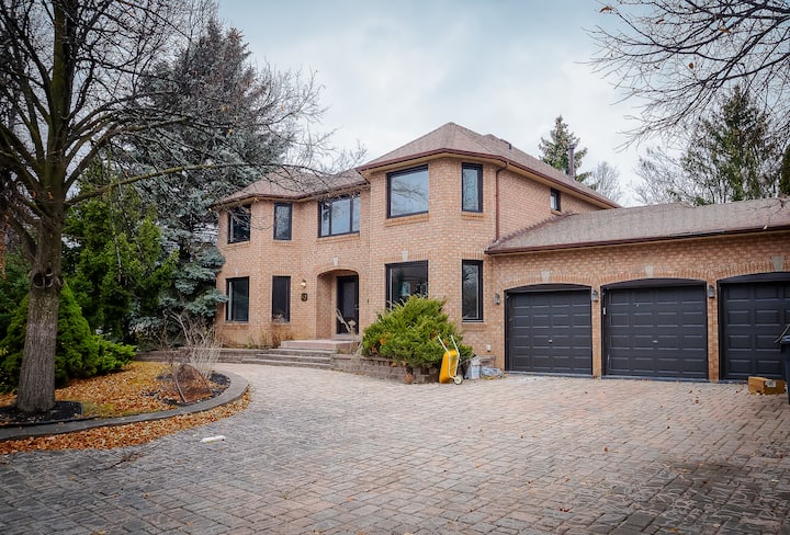 Luxury Modern Villa In Brampton! - Brampton