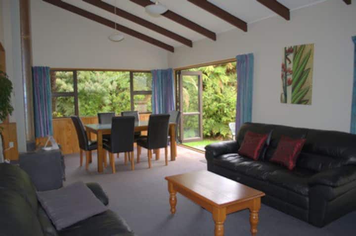 Central & Relaxing - Franz Josef / Waiau