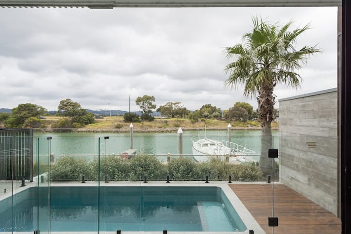 Sunset Marina—an Architectural Gem By The Beach - Mount Martha