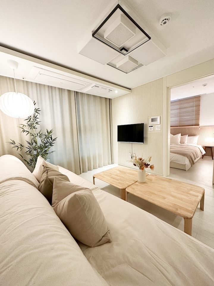 Peaceful 2br Studio Near Hongdae With Free Parking - Seoul