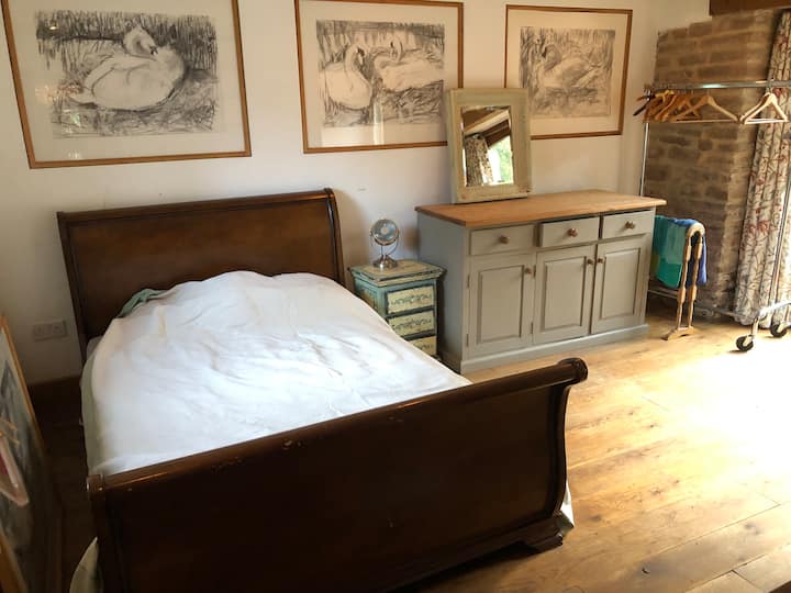 The Weaving Shed, Swan Room. - Leominster