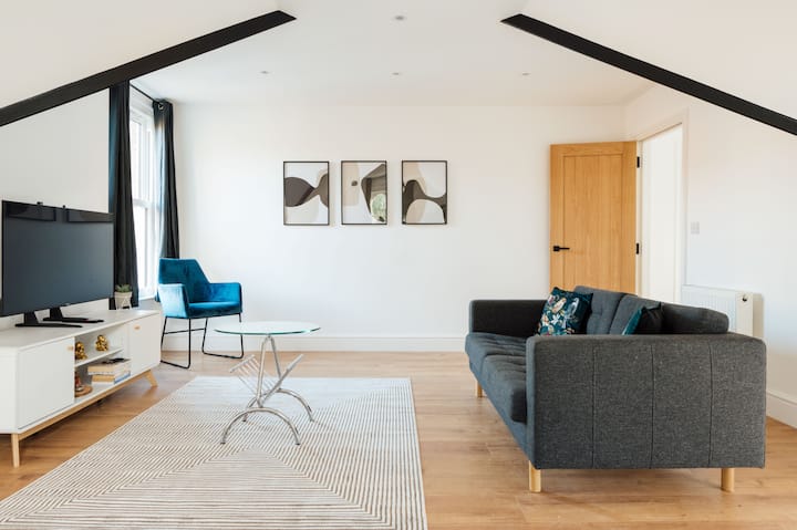 Spacious & Modern | Catford, London Apartment - Greenwich