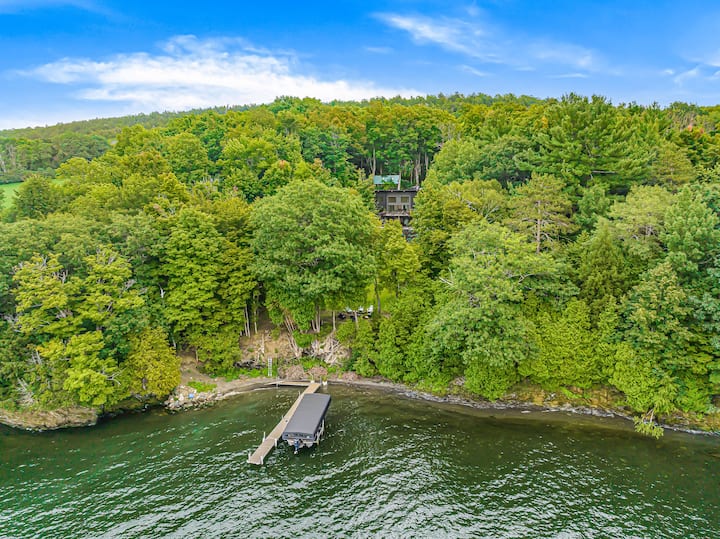 Private Lakeshore Luxury Apartment - St Albans City, VT