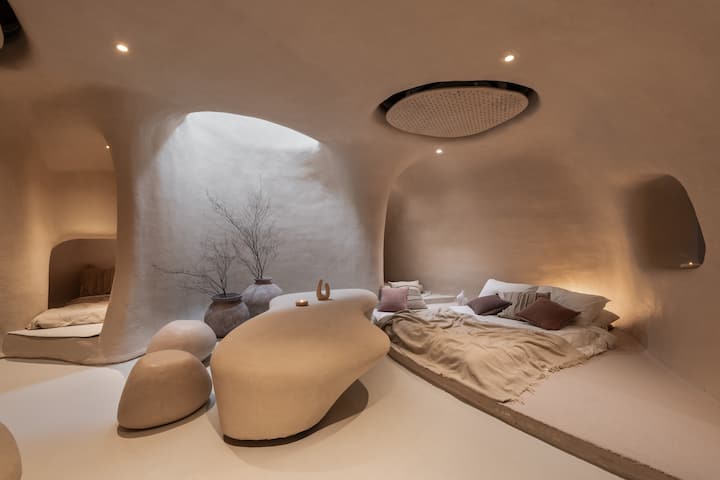 The Cave - Hong Kong - Hong Kong