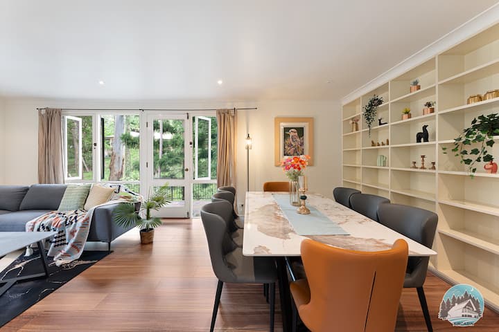 Spacious Warrawee Retreat | Pool + Parking - Gordon