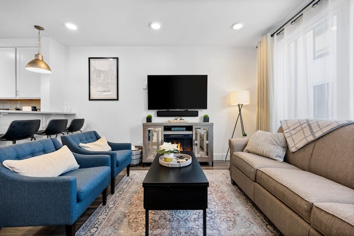 Gillis Street Condo Downtown Tc With Rooftop - Traverse City, MI