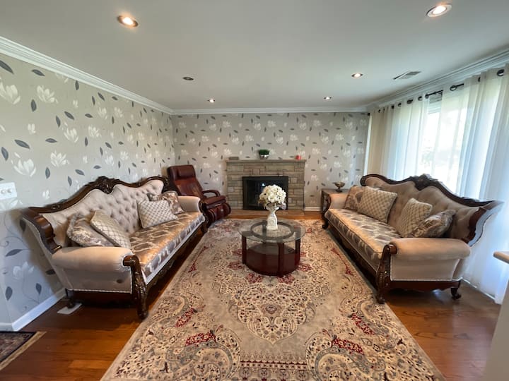 Amazing Entire Home For Mid-term Rental - Glencoe, IL