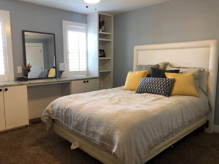 Private Room In Luxury Home - Boise