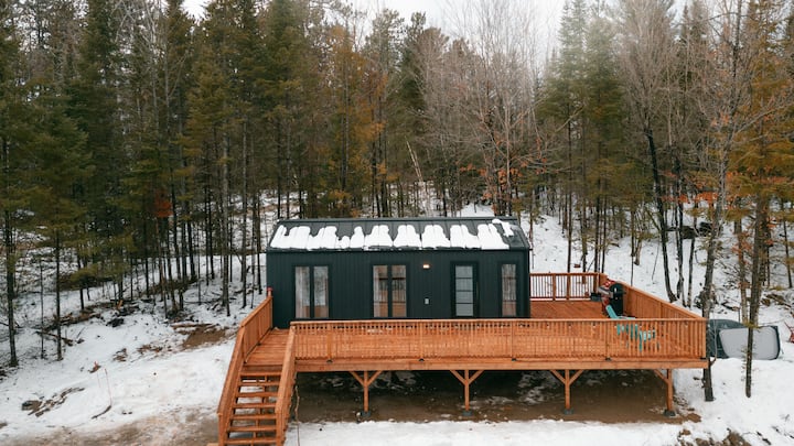 Romantic Retreat Hot Tub & Sauna Nestled In Nature - Quebec