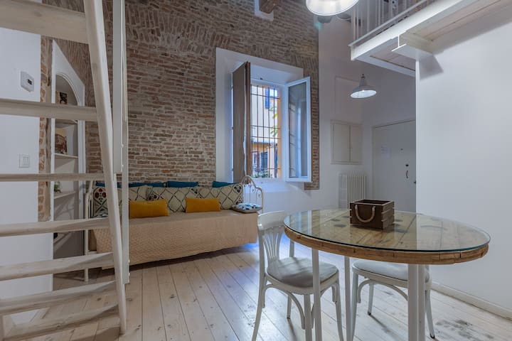 University Loft Apartment - Bologna Guglielmo Marconi Airport (BGA)