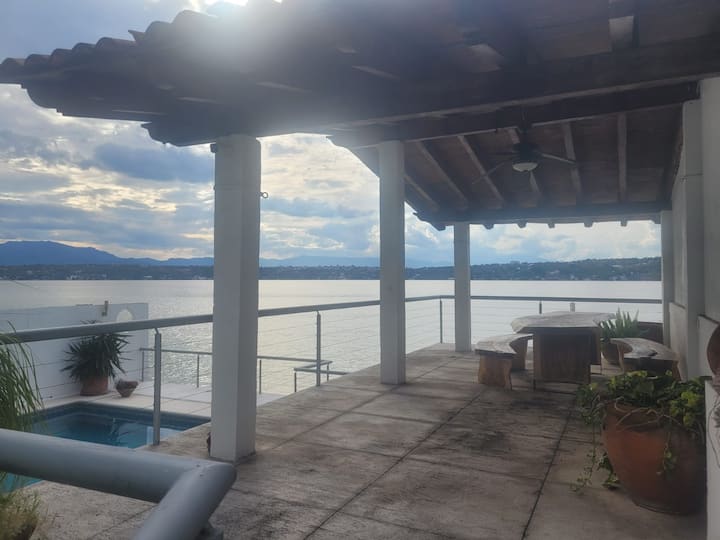 Casa Teques A La Orilla Del Lago - Tequesquitengo