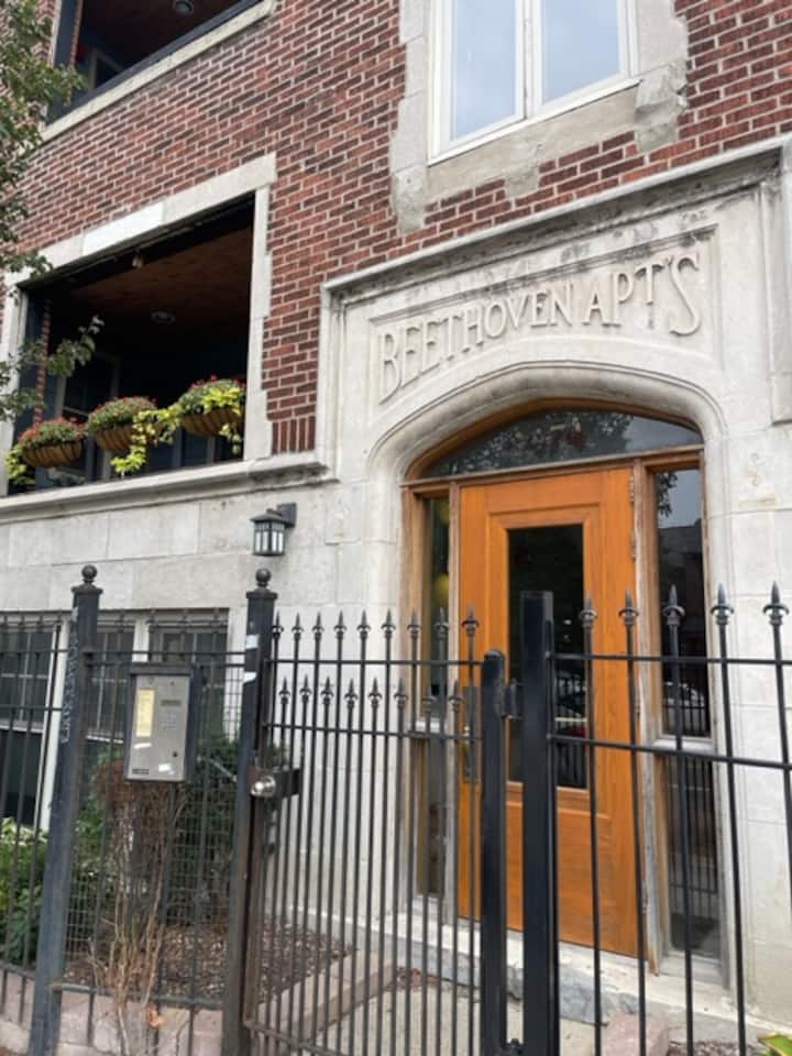 Home Away From Home, Balcony, Gated Parking! - Detroit, MI