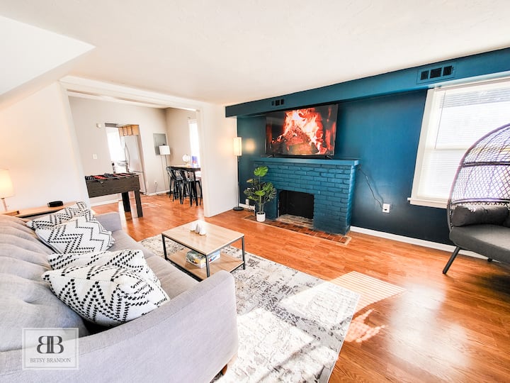 Family-friendly Game Zone! 15 Mins To Dtwn Cle - Squire's Castle, Willoughby Hills