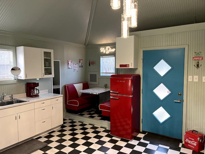 Luxury 50s-themed Cabin At River's Edge Campground - Johnson City, TX