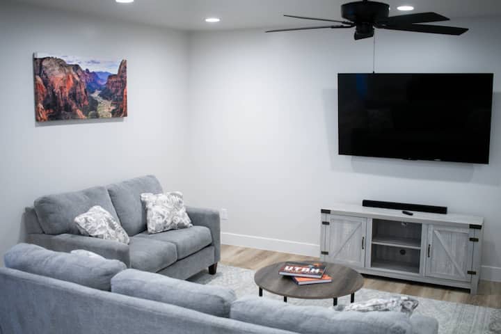 Zion Station Getaway - 2 Bedroom Suite - Hurricane, UT