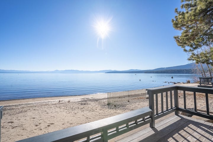 Direct Lake Access! Romantic & Cozy Couples Cabin! - North Lake Tahoe, CA