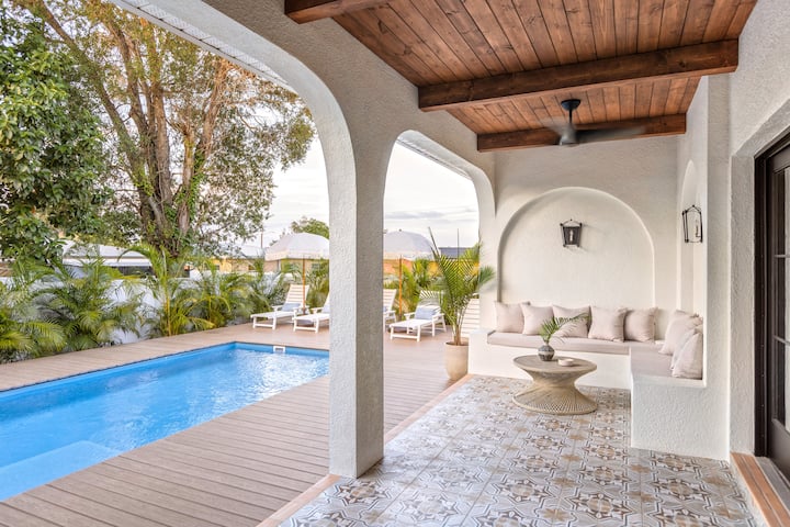 Hacienda Hideaway W/ Heated Pool - Tampa, FL