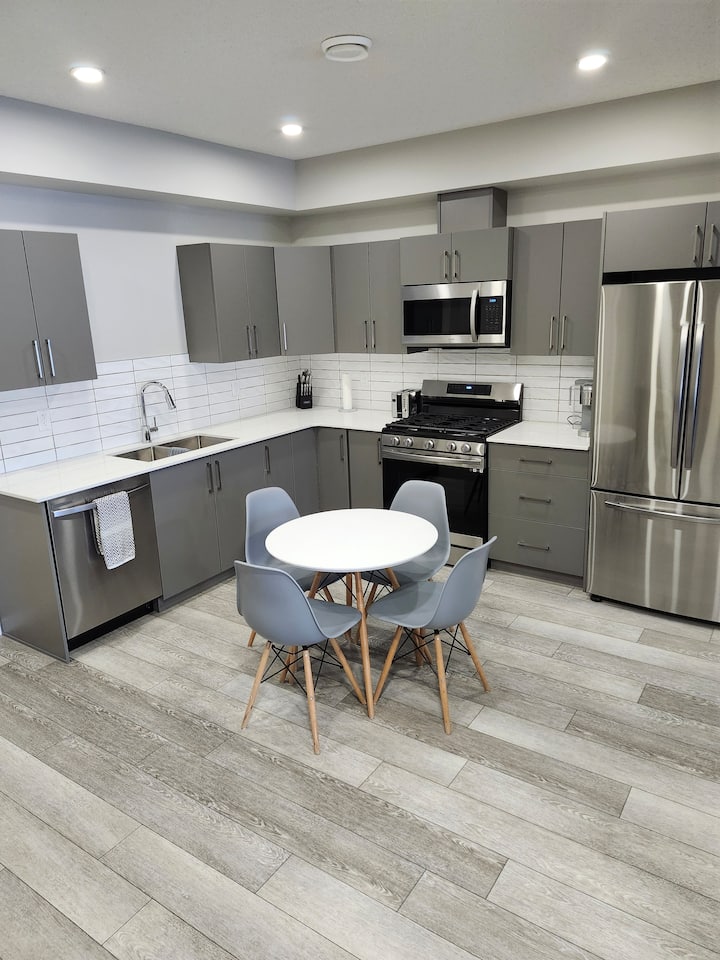 Private Basement Suite In North West Edmonton - Edmonton