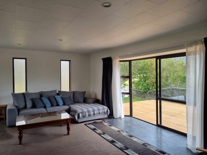 Ideal Home Away From Home - Te Anau