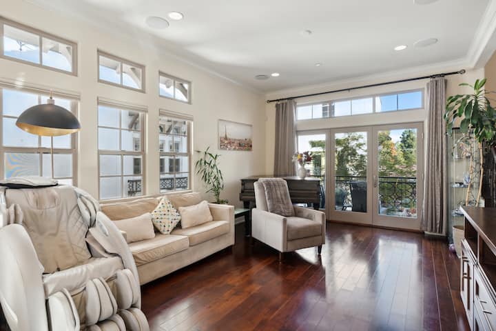 Modern Living In Heart Of Silicon Valley! - Mountain View, CA