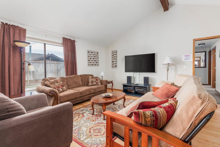 Salem 3 Br/2ba Quiet Comfy All The Comforts - Salem, OR
