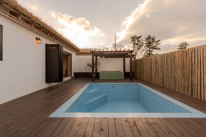Jeju Aewol Pool Villa Jacuzzi Opens 6.15 802 - Jeju
