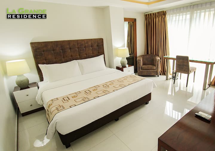 2 Bedroom Premier With Pool View - Angeles