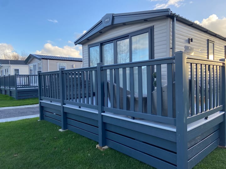 3 Bed Caravan - Selsey