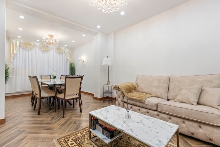 Metro Majesty: 5-bedroom Gem In South Tottenham - London