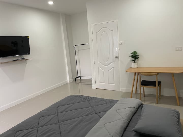 Home One บ้านพักรายวัน - Buri Ram