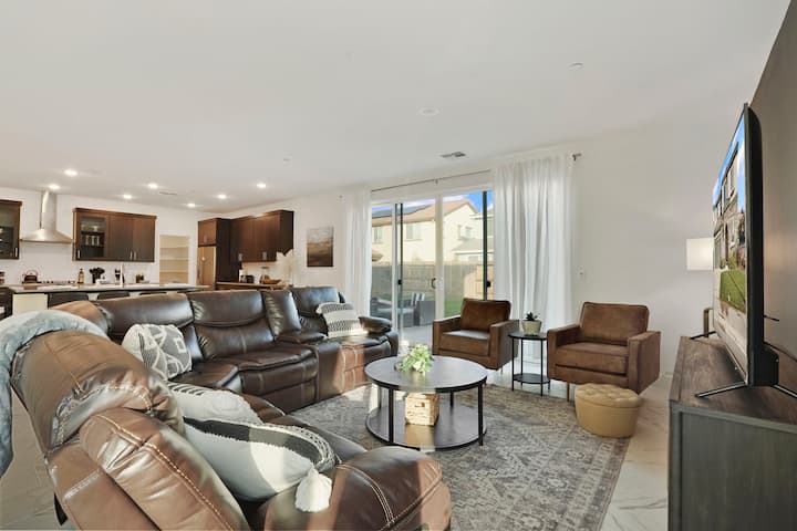 Spacious New 5br Near Wineries - Lodi, CA