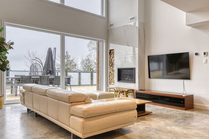 Assiniboine Chalet: Mountain Views With Hot Tub - Mont-Tremblant