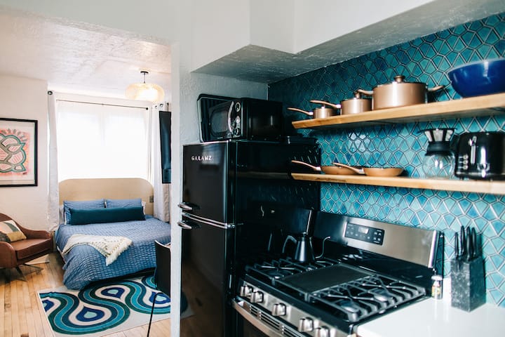 Studio #2 On Bike Path, Near Downtown | 30+ Day - Madison, WI