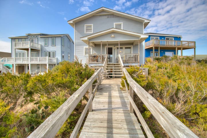 Hughes House - Oceanfront Vintage Cottage - Kure Beach, NC