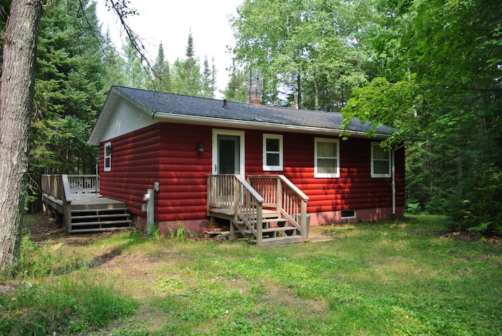 The Little Red Cabin - Two Sisters Lake, WI
