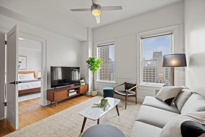 1 Bd Apt Near River Walk | The Maverick - San Antonio, TX