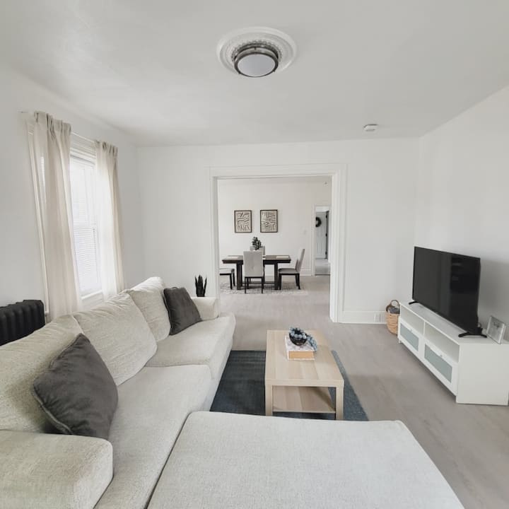 New Apartment In Heart Of City - Cranston, RI