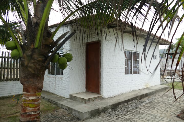 Cabaña Romántica Frente A La Playa - Ecuador