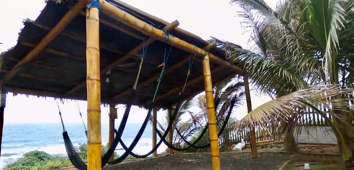 Cabaña Romántica Frente A La Playa - Ecuador
