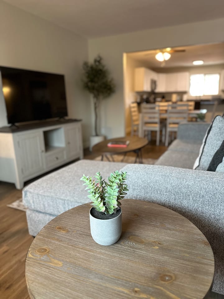Beautifully Redone Midtown Unit - Tucson, AZ