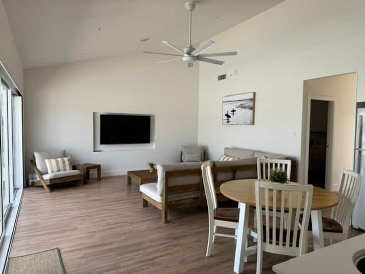Pool Cottage With Rural Views - 沃加沃加