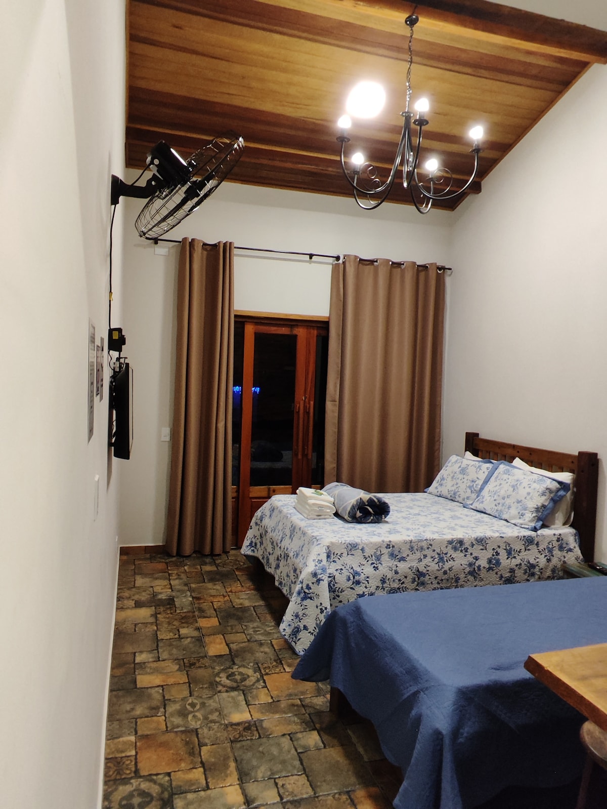 Caminho do Lago Accommodation (Room 2 with Balcony) - Apartments for Rent in Cunha, São Paulo ...