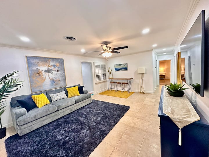 Classy_comfortable_clean Galveston Getaway / 3bdrm - Texas City, TX