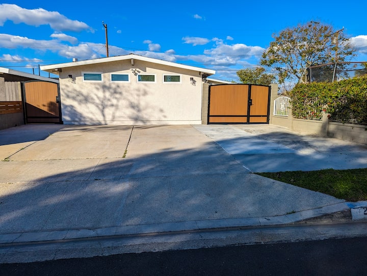 Location! Location! Private, Prkg Incl. 31+nights - Buena Park, CA